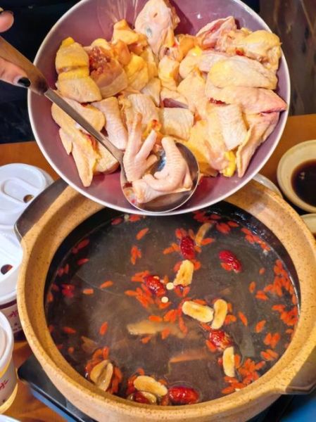 花雕鸡火锅怎么做_正宗做法步骤-第1张图片-山城妙识