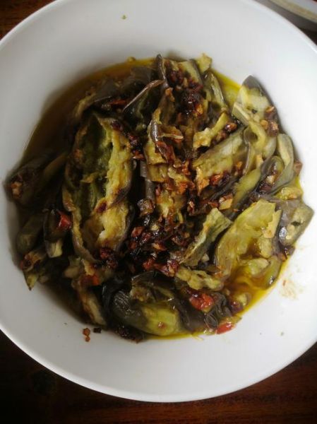 手撕蒸茄子怎么做_蒸茄子需要蒸几分钟-第2张图片-山城妙识