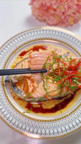 清蒸三文鱼怎么做_清蒸三文鱼家常做法大全-第2张图片-山城妙识