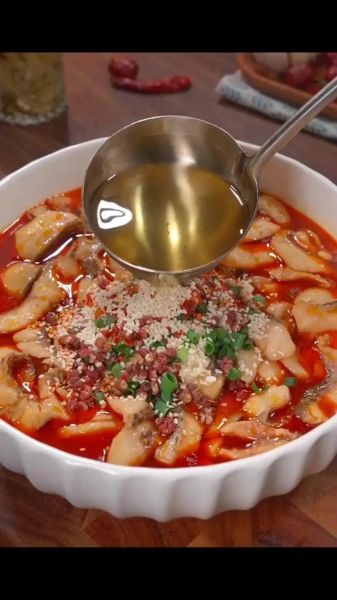 水煮鱼怎么做_水煮鱼片怎么腌制才嫩-第2张图片-山城妙识