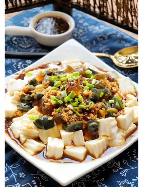 豆腐皮蛋怎么凉拌好吃_皮蛋豆腐凉拌做法-第3张图片-山城妙识