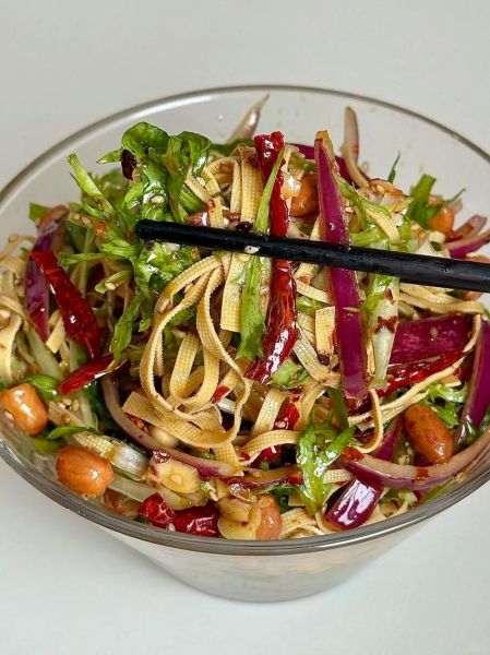 爽口大拌菜怎么做_爽口大拌菜酱汁怎么调-第1张图片-山城妙识