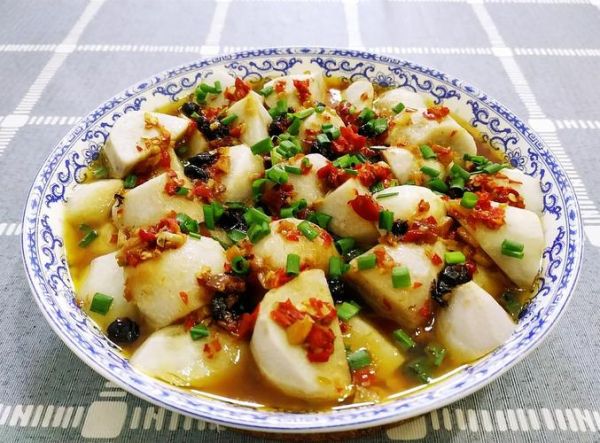 剁椒蒸芋头怎么做_剁椒蒸芋头最简单的吃法-第2张图片-山城妙识