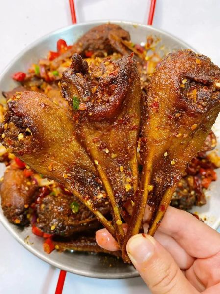 香酥鸭头怎么做_香酥鸭头哪里买-第1张图片-山城妙识