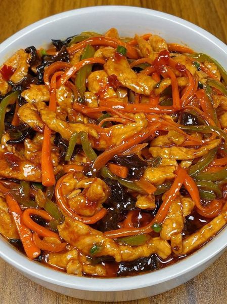 鱼香肉丝怎么做好吃_鱼香肉丝家常做法视频教程-第2张图片-山城妙识