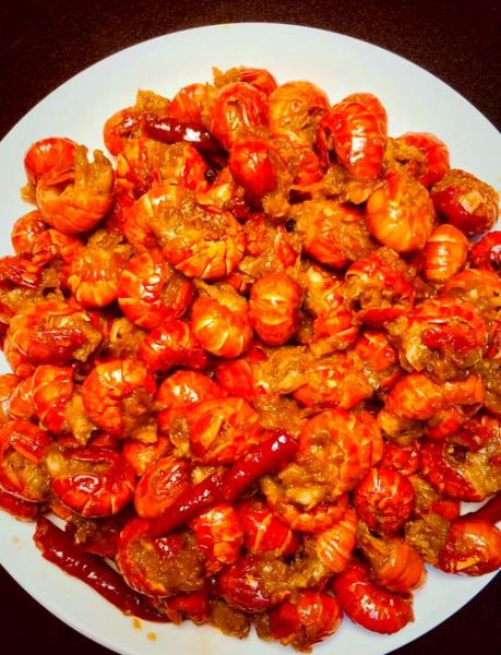 爆炒龙虾尾怎么做_家常爆炒龙虾尾的做法-第1张图片-山城妙识