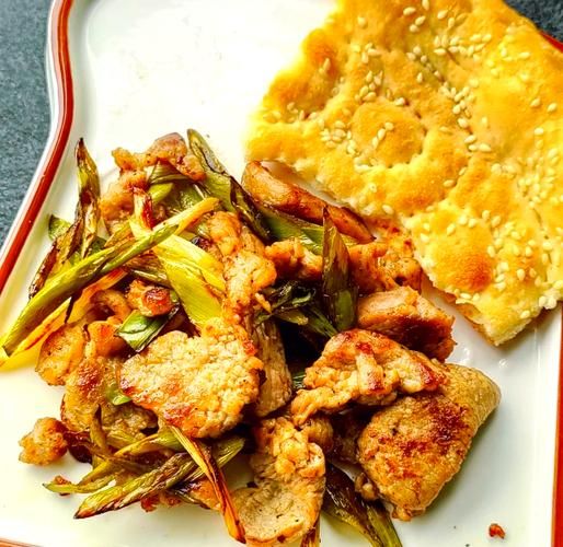 家常葱爆羊肉怎么做_羊肉去膻味技巧-第3张图片-山城妙识