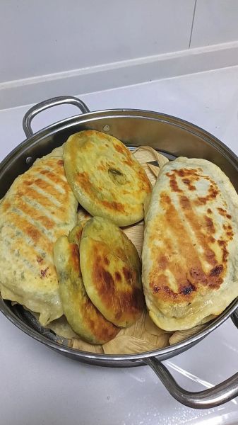 韭菜盒子电饼铛做法_电饼铛温度调多少-第1张图片-山城妙识