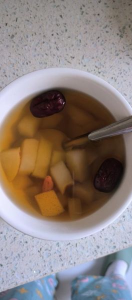 冰糖炖梨需要加水吗_冰糖炖梨要不要加水-第1张图片-山城妙识 冰糖炖梨需要加水吗_冰糖炖梨要不要加水-第1张图片-山城妙识