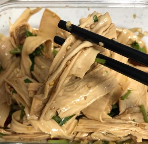 黑腐竹怎么做凉菜_黑腐竹凉拌要不要焯水-第1张图片-山城妙识