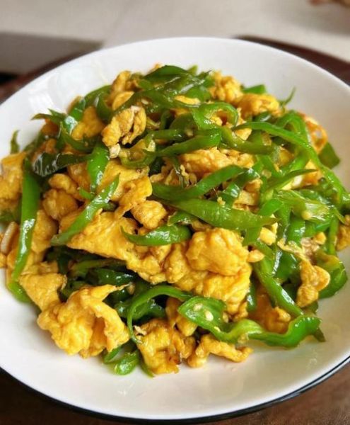 尖椒炒鸡蛋怎么做_尖椒炒鸡蛋详细步骤-第2张图片-山城妙识