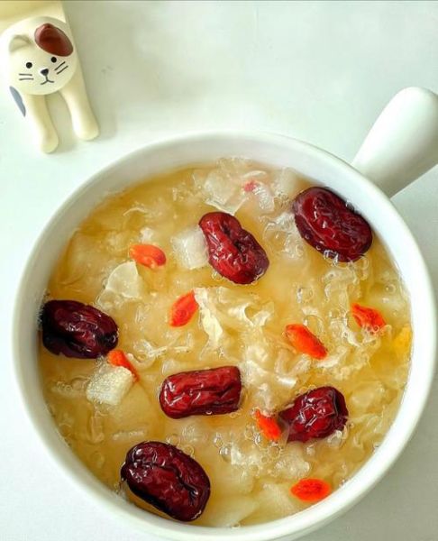 白木耳红枣汤隔夜能吃吗_怎么保存不变质-第1张图片-山城妙识 白木耳红枣汤隔夜能吃吗_怎么保存不变质-第1张图片-山城妙识