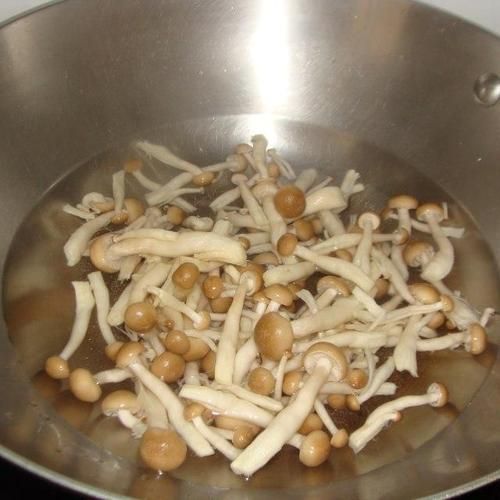 蟹味菇需要焯水吗_焯水多久才安全-第3张图片-山城妙识