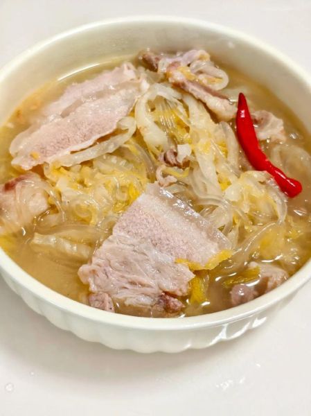 砂锅酸菜粉条怎么做_酸菜粉条砂锅需要多久-第1张图片-山城妙识