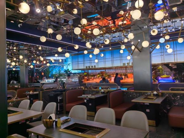 海鲜自助餐厅装修多少钱_如何设计更吸引顾客-第1张图片-山城妙识 海鲜自助餐厅装修多少钱_如何设计更吸引顾客-第1张图片-山城妙识