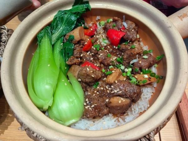 煲仔饭有哪些种类_哪种煲仔饭最好吃-第1张图片-山城妙识