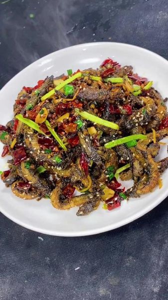 红烧泥鳅怎么做_泥鳅要不要先焯水-第1张图片-山城妙识