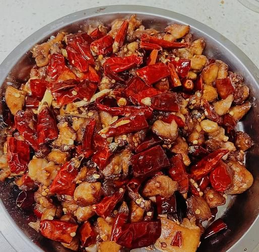 新疆辣子鸡怎么做_正宗辣子鸡家常做法-第1张图片-山城妙识 新疆辣子鸡怎么做_正宗辣子鸡家常做法-第1张图片-山城妙识