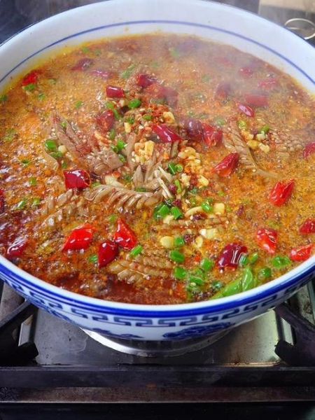 水煮腰花怎么做_水煮腰花去腥技巧-第1张图片-山城妙识 水煮腰花怎么做_水煮腰花去腥技巧-第1张图片-山城妙识