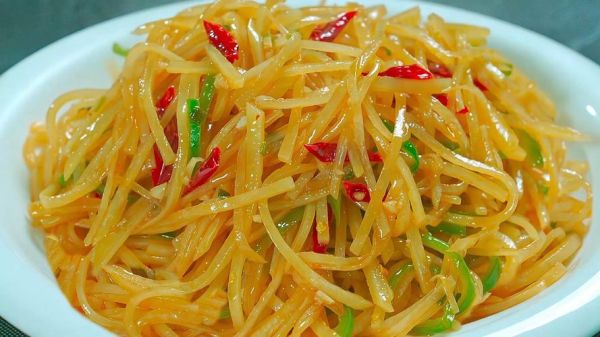 土豆怎么炒好吃_炒土豆丝要不要焯水-第3张图片-山城妙识