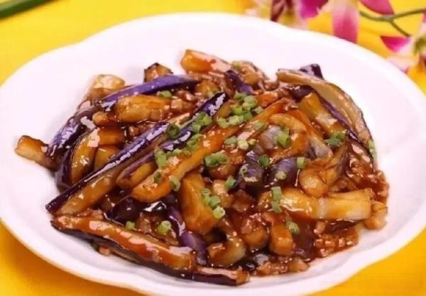 五花肉红烧茄子怎么做_茄子吸油怎么办-第3张图片-山城妙识