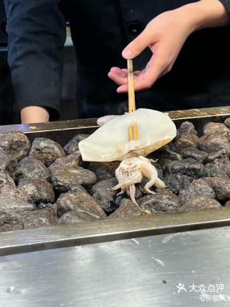 火山石烤鱿鱼怎么做_火山石烤鱿鱼好吃吗-第1张图片-山城妙识