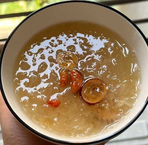 银耳汤放冰箱5天还能喝吗_如何判断银耳汤变质-第3张图片-山城妙识