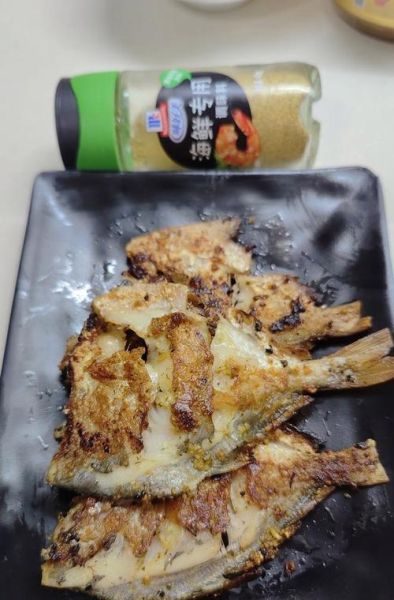 香煎小平鱼怎么做好吃_香煎小平鱼做法窍门-第2张图片-山城妙识