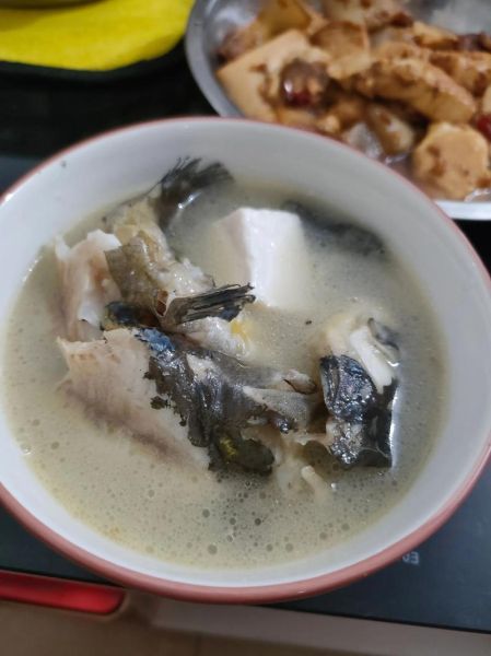 骨鱼汤怎么炖好喝_骨鱼汤的做法家常-第3张图片-山城妙识