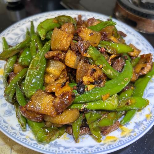 酱肉炒什么菜好吃窍门_酱肉配什么蔬菜最香-第1张图片-山城妙识