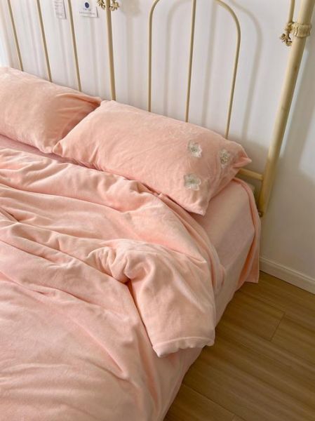 牛奶绒是什么面料_牛奶绒和珊瑚绒区别-第3张图片-山城妙识 牛奶绒是什么面料_牛奶绒和珊瑚绒区别-第3张图片-山城妙识