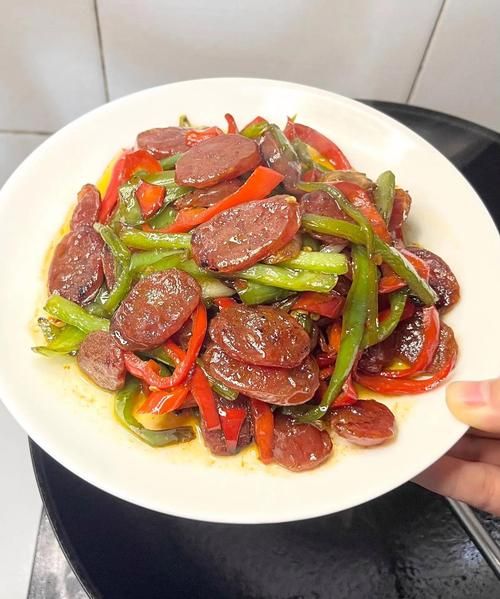 腊肠炒之前要煮吗_腊肠要不要先焯水-第3张图片-山城妙识