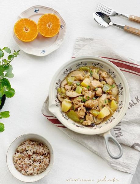 香菇土豆炖鸡块怎么做_香菇土豆炖鸡块的家常做法-第3张图片-山城妙识