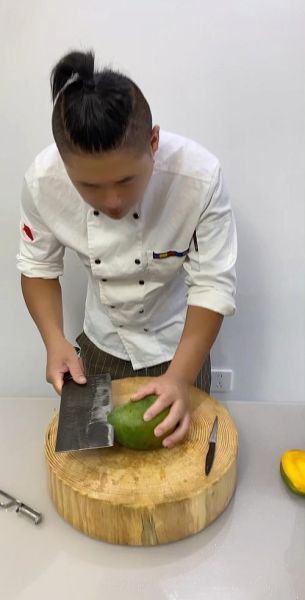 芒果怎么切好看_芒果怎么切好吃-第1张图片-山城妙识