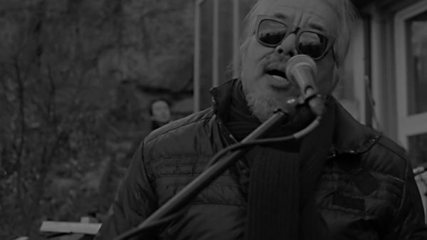 野菊花乐队经典歌曲有哪些_野菊花乐队成员现状-第3张图片-山城妙识 野菊花乐队经典歌曲有哪些_野菊花乐队成员现状-第3张图片-山城妙识