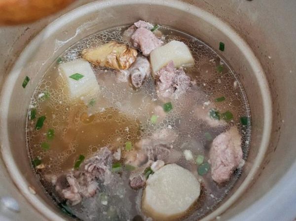 冬瓜和山药能一起炖排骨吗_冬瓜山药排骨汤的做法-第1张图片-山城妙识