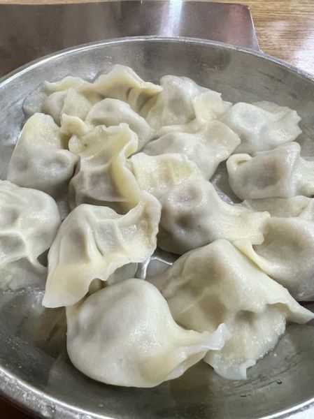 西湖羊肉馅饺子怎么调馅_羊肉饺子馅怎么调不膻-第1张图片-山城妙识