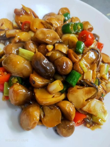 草菇和什么菜一起炒好吃_草菇最佳搭配推荐-第1张图片-山城妙识