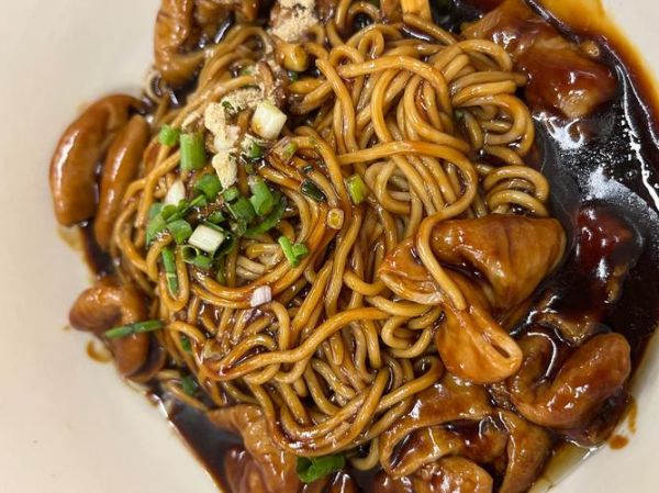 肥肠面怎么做才好吃_肥肠面做法大全视频-第2张图片-山城妙识