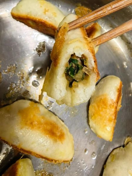 锅贴的面用什么水和面_冷水还是热水-第3张图片-山城妙识