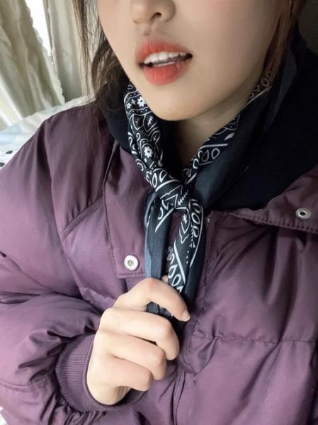 腰果花头巾怎么搭配_腰果花头巾适合什么场合-第3张图片-山城妙识