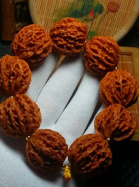 山核桃手串怎么盘玩红的快_山核桃手串多久能盘红-第3张图片-山城妙识