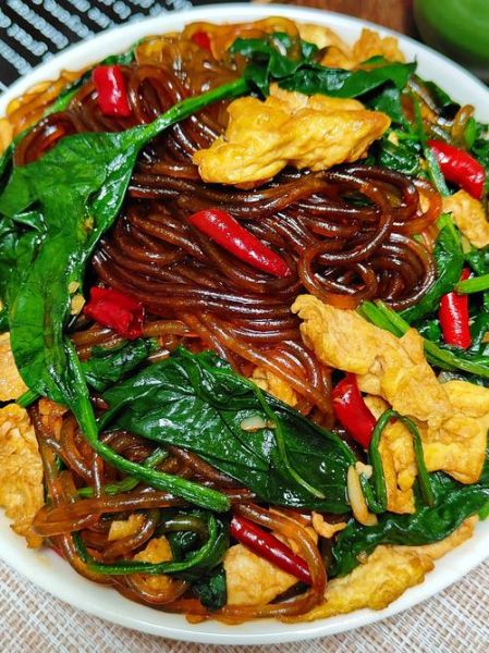 菠菜粉条怎么炒好吃又简单_菠菜粉条炒多久才入味-第1张图片-山城妙识