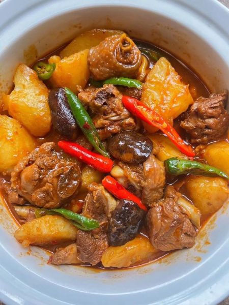 黄焖鸡怎么做好吃_黄焖鸡的家常做法步骤-第1张图片-山城妙识