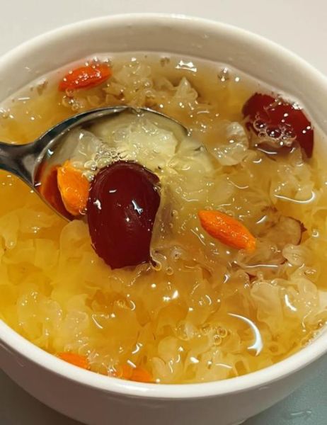 银耳熬多久效果最佳_银耳汤炖多久营养最高-第1张图片-山城妙识