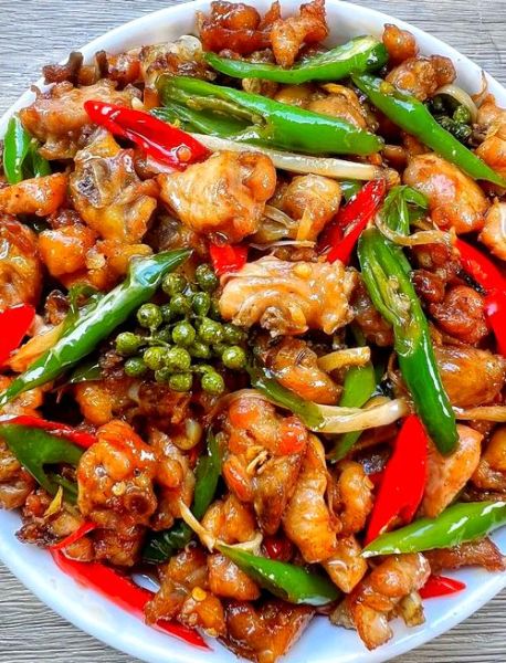 辣子鸡加什么配菜好吃_辣子鸡配菜推荐-第2张图片-山城妙识