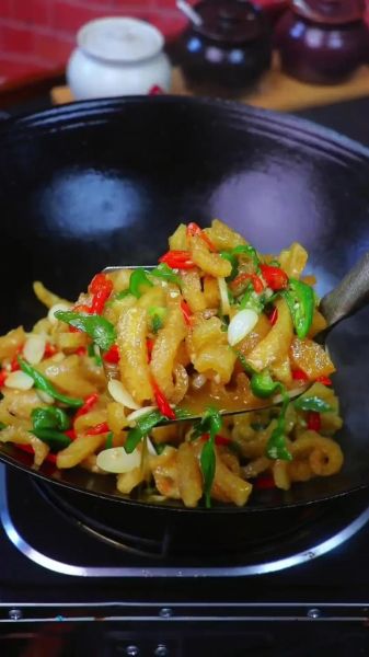 红烧猪皮怎么做好吃_猪皮去腥秘诀-第1张图片-山城妙识