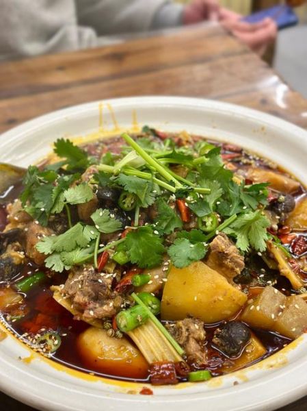 酸菜芋儿鸡怎么做_酸菜芋儿鸡的家常做法-第1张图片-山城妙识