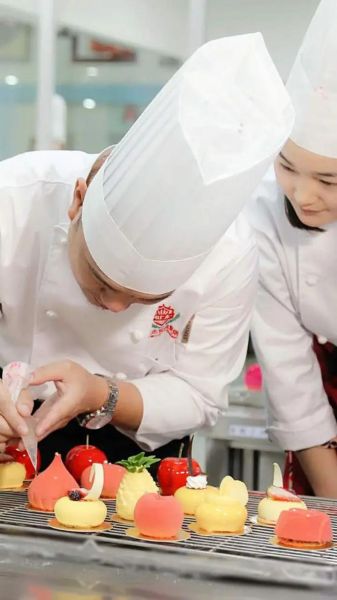 糕点师培训学费多少钱_糕点师培训费用大概多少-第1张图片-山城妙识