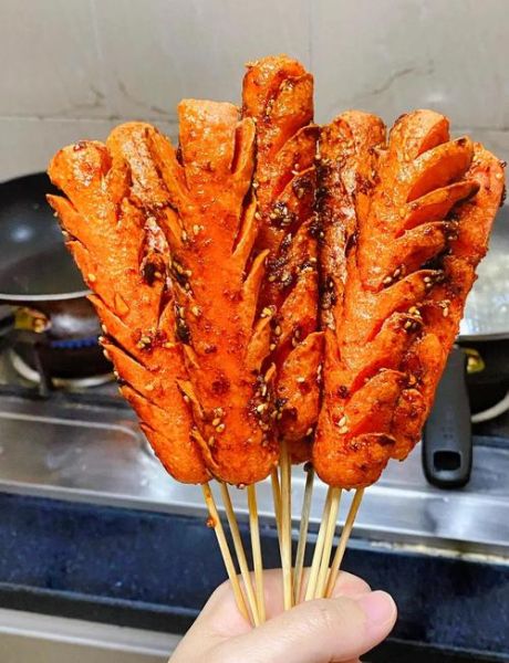 炸火腿肠怎么做_炸火腿肠用不用解冻-第1张图片-山城妙识